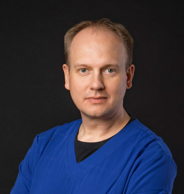 dr hab. n. med. Maciej Nowacki, prof. UMK – Polimed Clinic